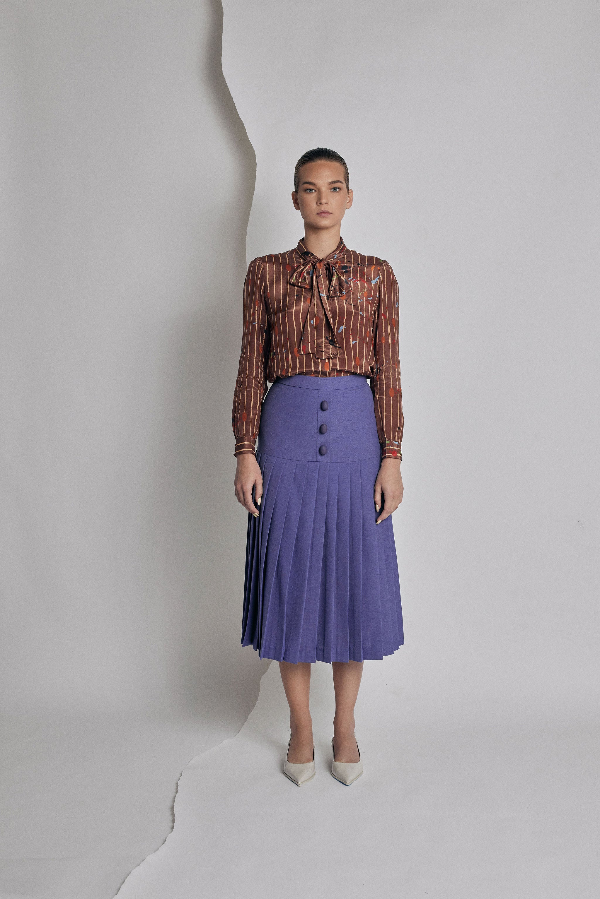 Printed Bow Collar Button Up Shirt – Shantall Lacayo